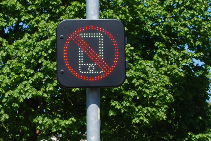 Teen's Tragic Crash Reveals Haunting Last Message: What She's Holding ...