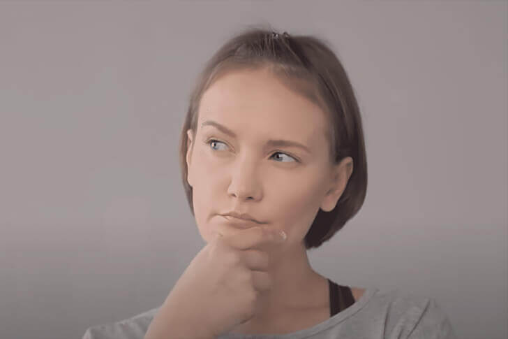 Teen's Tragic Crash Reveals Haunting Last Message: What She's Holding ...